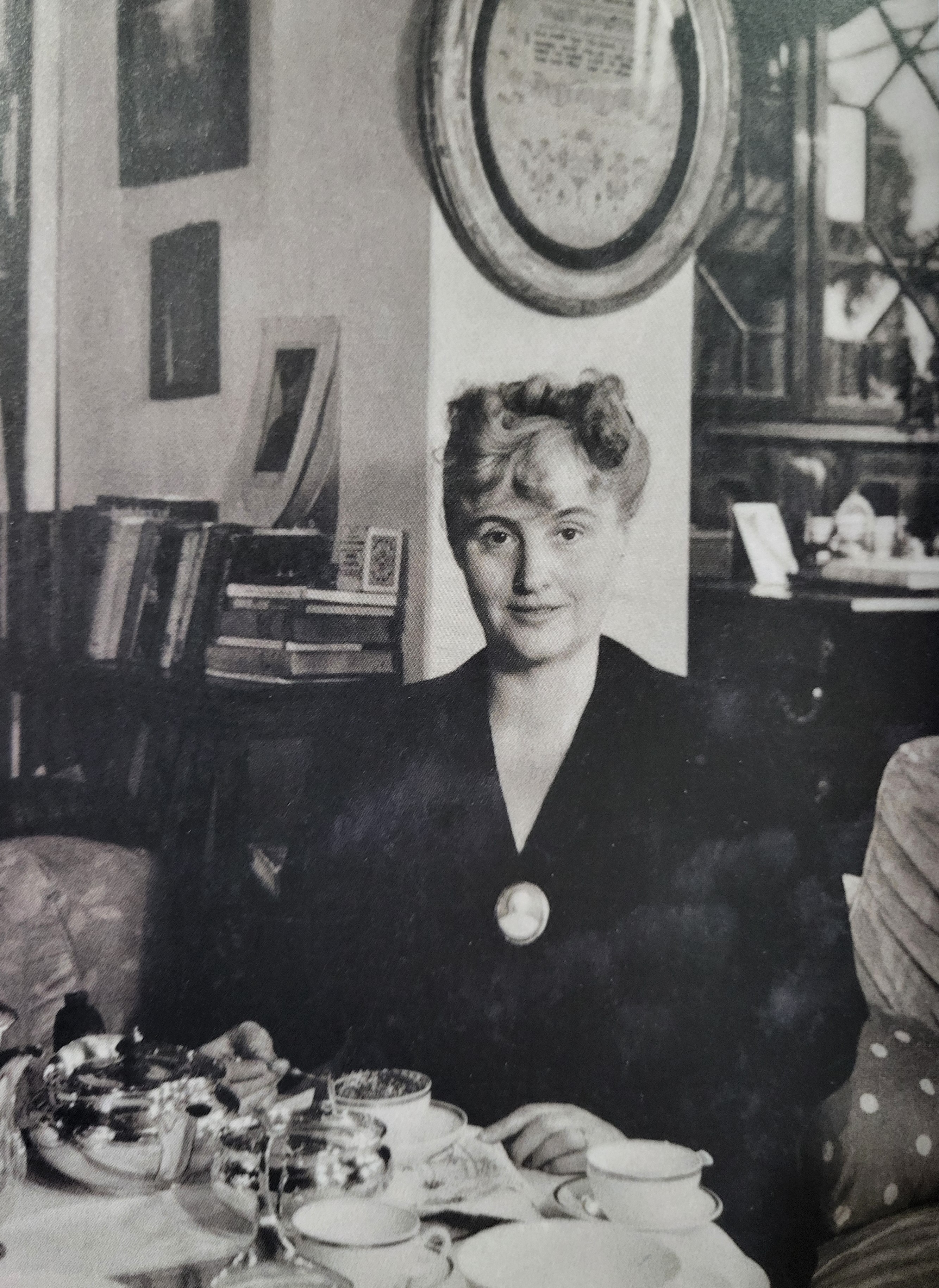 Knitter’s bookshelf: Kate Davies’ Margery Allingham’s Mystery Knits ...